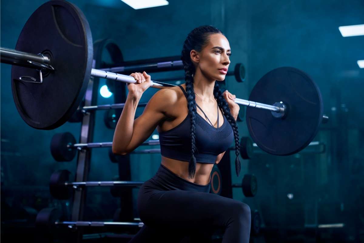 The Best Reverse Pyramid Training Guide: Exercises & Sample Program